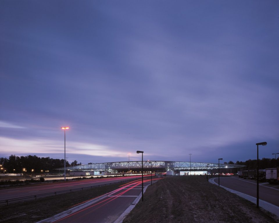 Fina Europe: Service Station - Orival | Philippe SAMYN and PARTNERS